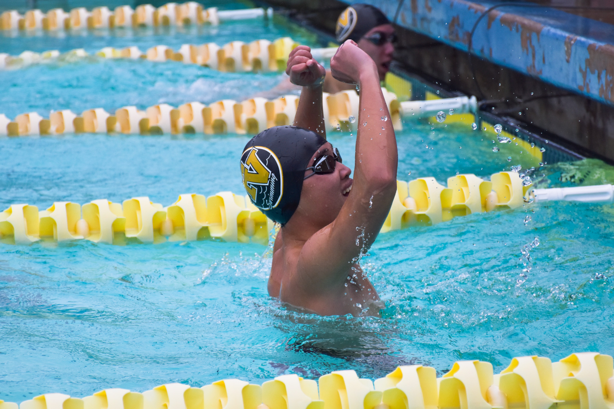 The Barons’ swim team achieves decisive victory over Chargers – Baron News