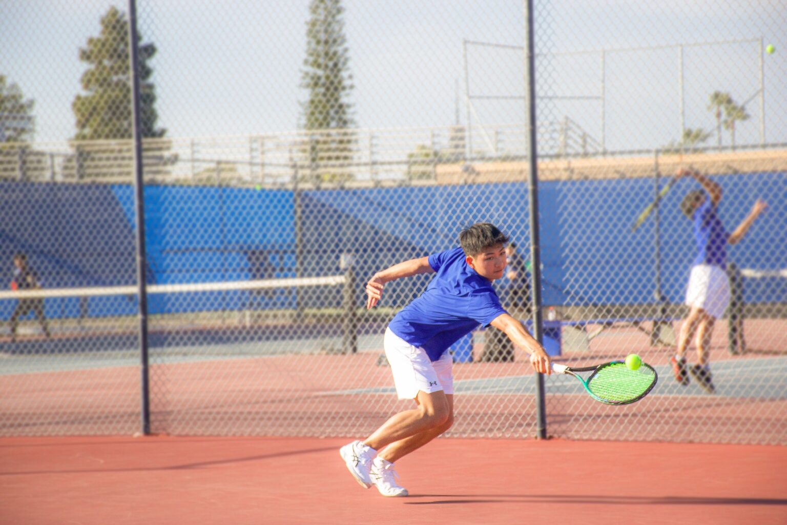 Boys’ varsity tennis clawed by Valencia High School Tigers – Baron News